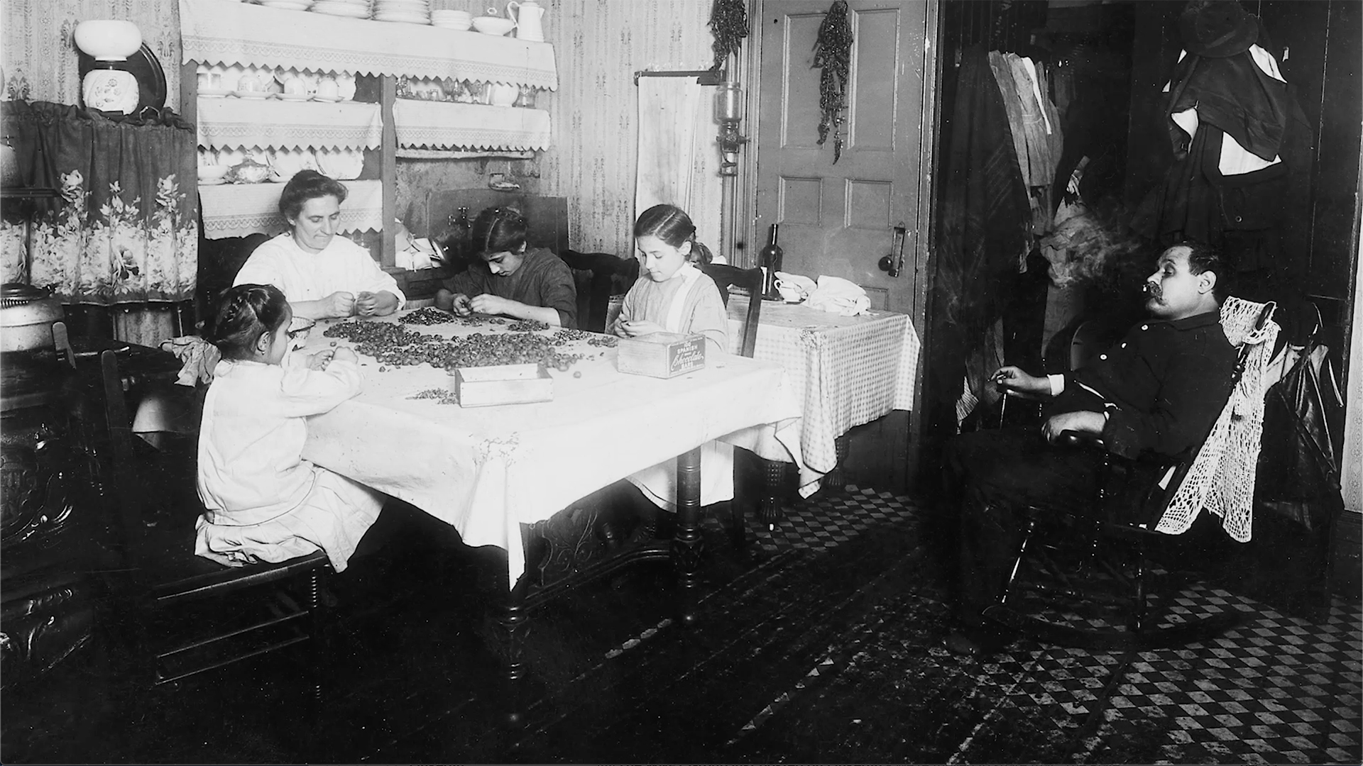 Tenement Life In The 1800s Lower East Side | Tenement Museum